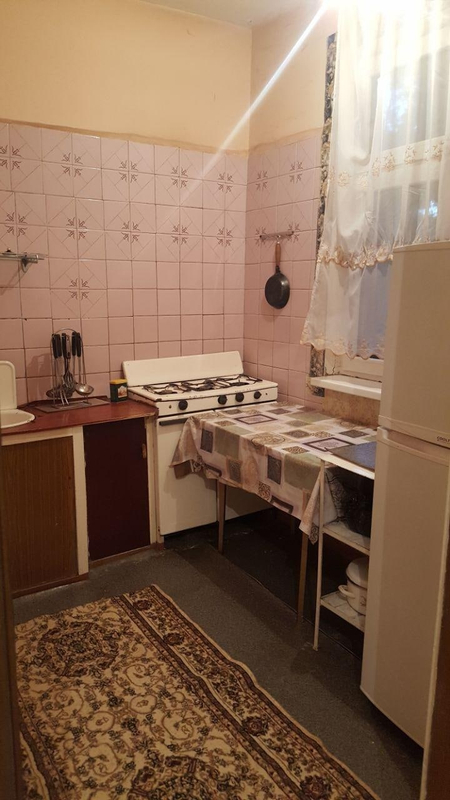 Продается Чиланзар 9 2комн. 3 этаж.
