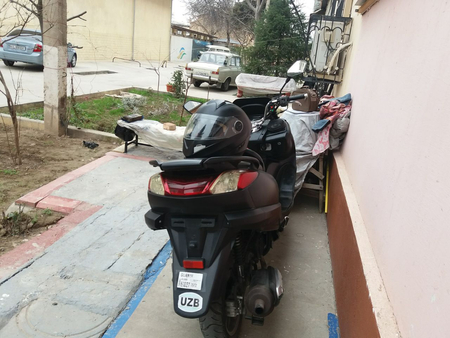 Прадаю скутер...