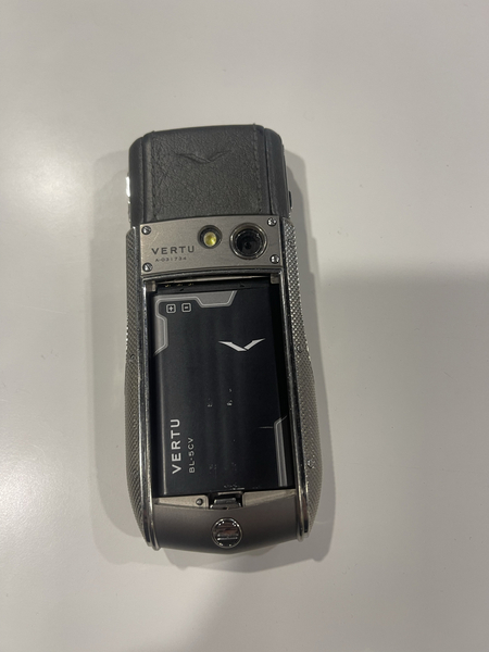 Vertu продаю