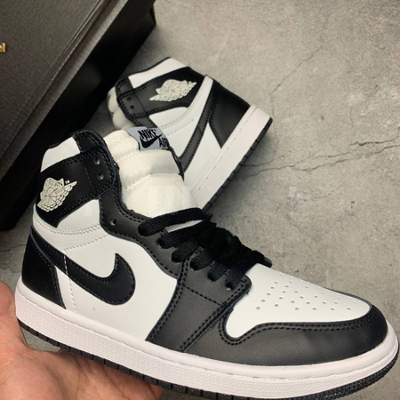 Nike air Jordan black and white edition