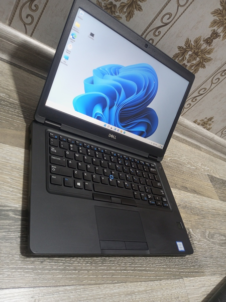 Dell i7-8650U 8/128gb