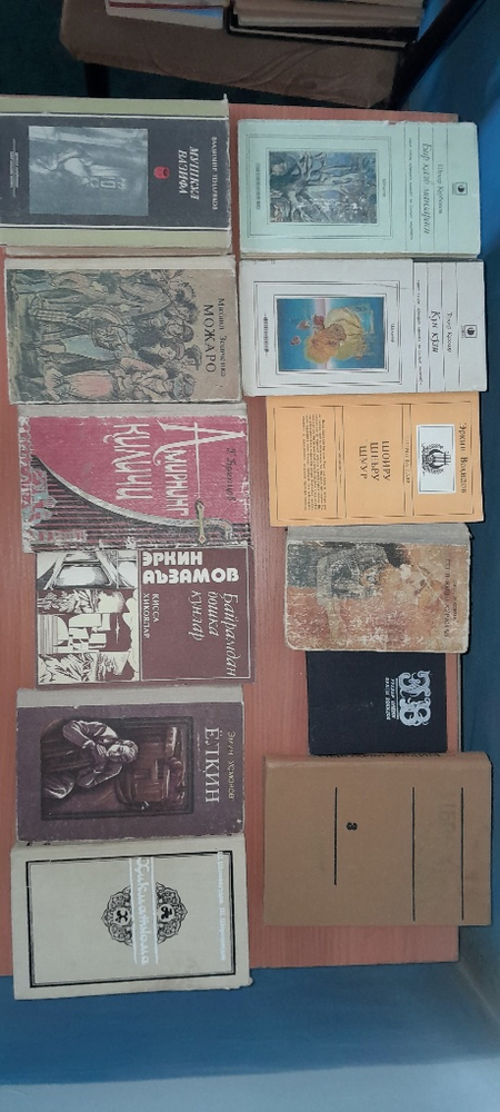 Китоблар сотилади оптом