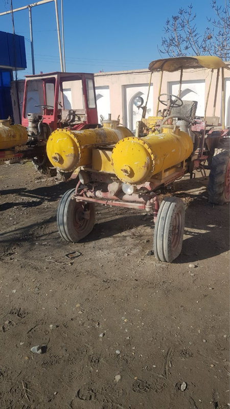 Traktor yo’llarni bo’yash uchun