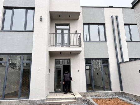 Продаётся - коттедж в Миробадском районе, 1,7 соток