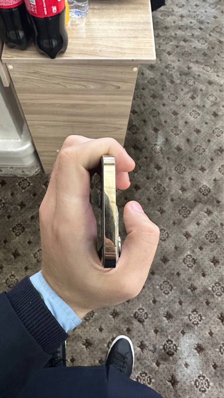 Iphone 13 pro gold