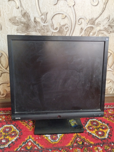 Monitor satiladi !