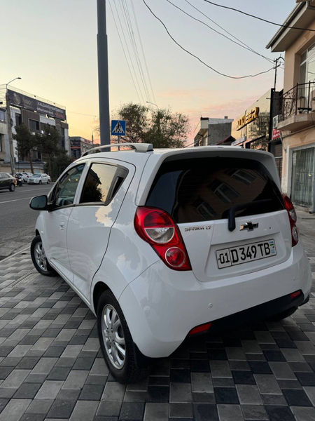 Spark Avtomat sotiladi.