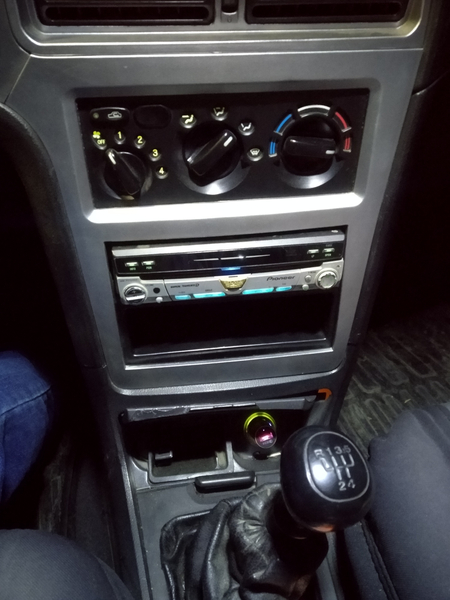 Pioneer monitor DVD