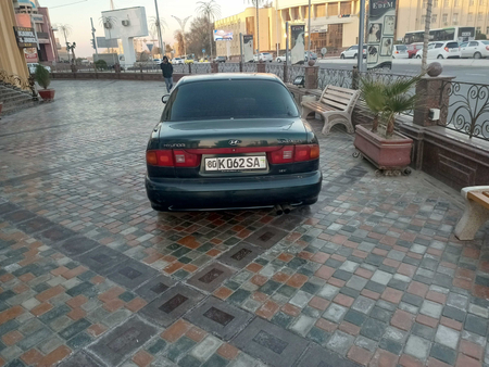 Avtomobil sotiladi