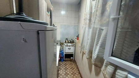 Продажа 1в2/2/4 на Юнусабад-15(метро), 2 хонали сотилади