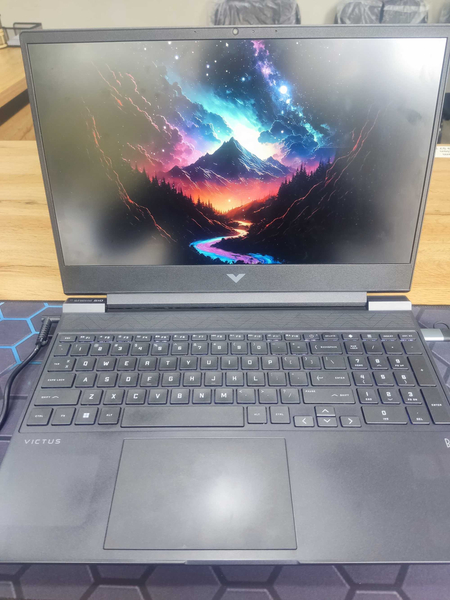 HP VICTUS 15 i5-12450H 400$