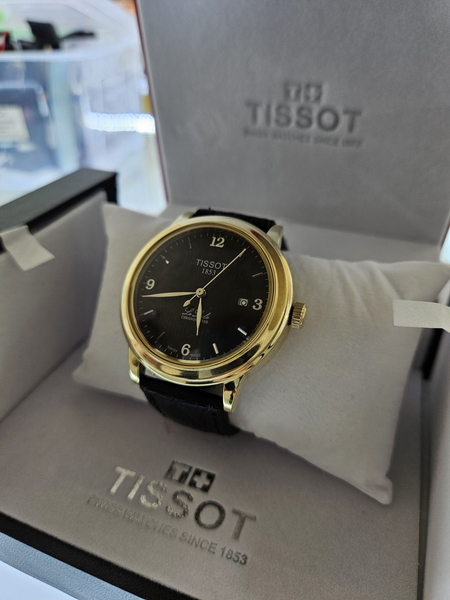 Продам золотые часы Tissot 585пробы