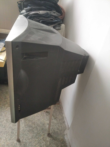 Телевизор LG FLATRON.