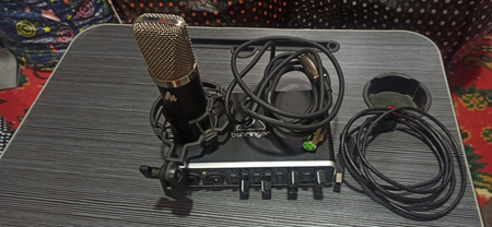 UMC 204HD va Mikrofon sotiladi... DIQQAT BILAN OʻQING