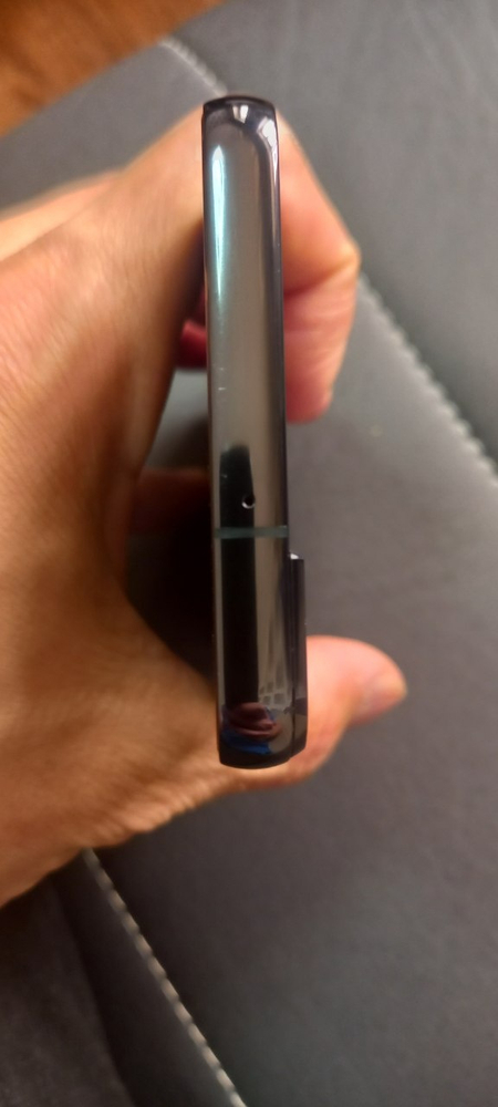 Samsung Galaxy S22 Qora. 8/256 GB