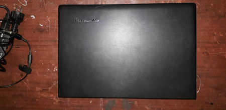 Lenovo noutbuk sotiladi