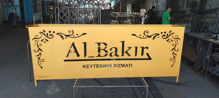 Mangal logotipli shashlik