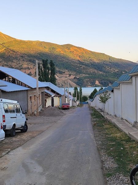 Sijjak qishlogida Dacha uchun yer suv boyida 8sotiq