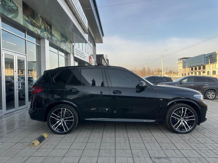 Продам BMW xDrive 50i 4.4 TwinTurbo в идеале FULL