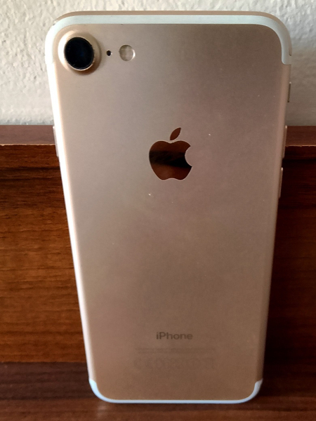 Iphone 7 holati yaxshi!!!
