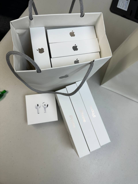 Iphone 16 pro max 256 Gold, qora LLA