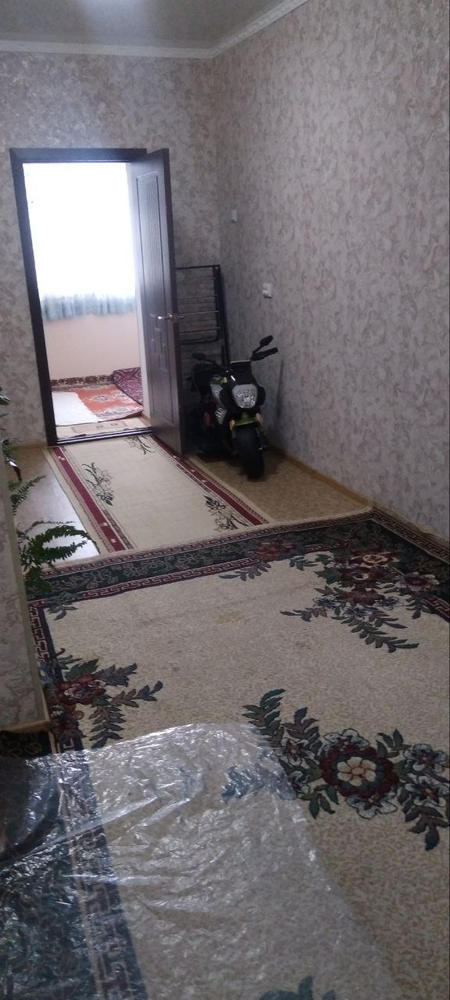 3 xonalik kvartira sotiladi