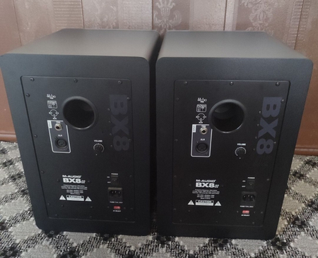 M AUDIO BX8 D2 sotladi