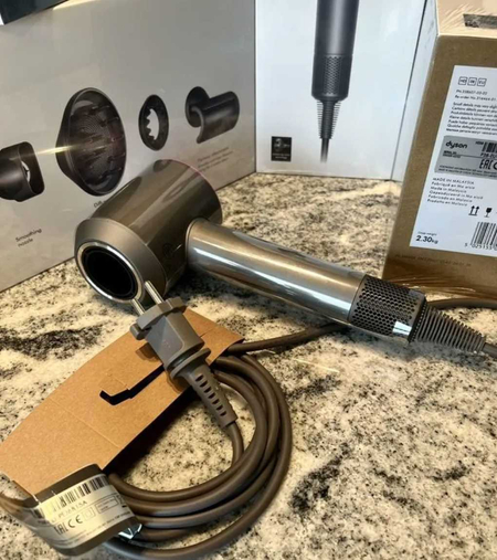 Акция Фен Dyson Supersonic + расческа Dyson