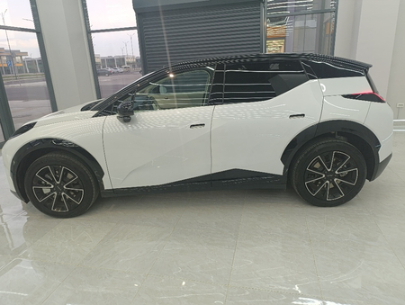 Zeekr x 2023й 09
