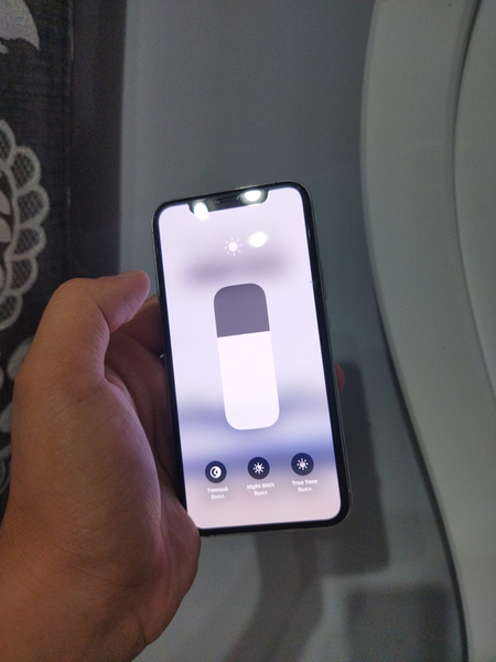 Iphone 11 ideal rangi oq 64gb 77% yomks fec tru ton bor aybi yuq tiniq