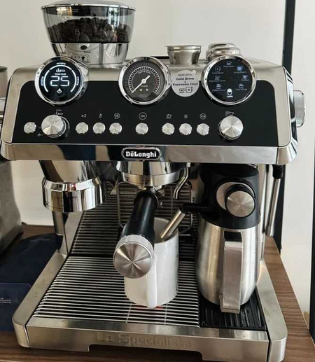 Рожковая кофеварка DeLonghi EC9865.M La Specialista Maestro