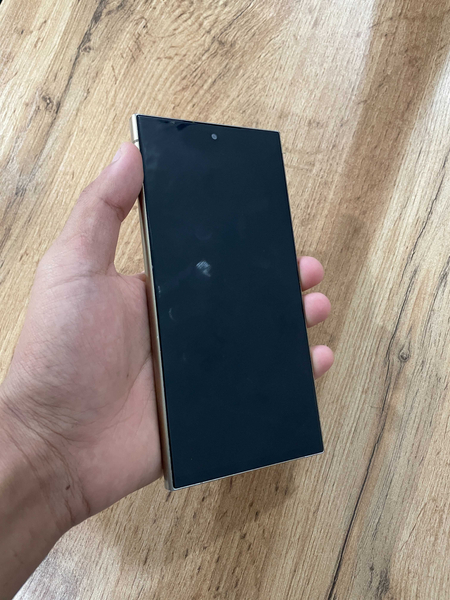 Samsung Galaxy S24 Ultra 1 TB (Srochno)