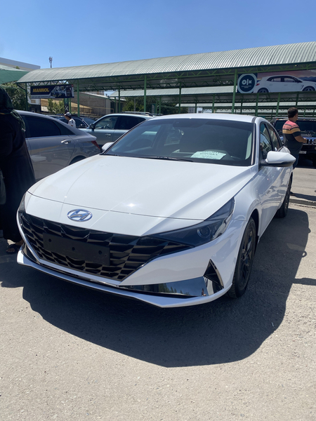 Hyundai elantra 2 pazitsiya
