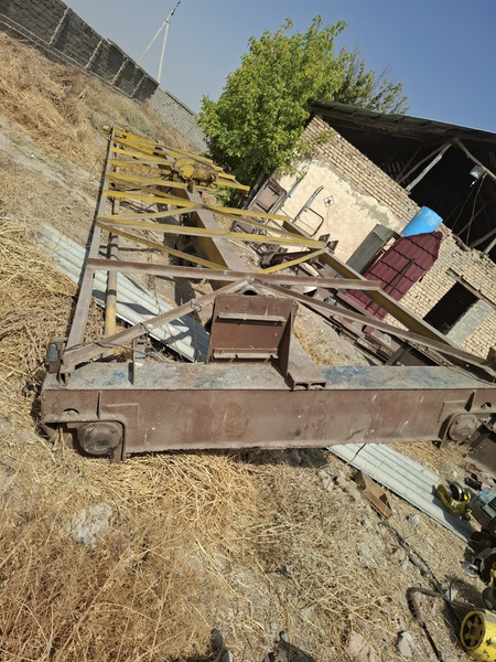 Kran balka sotiladi, holati yaxshi.