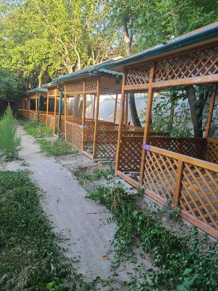 Besedka  sotiladi   kafe dam olish maskanlari uchun