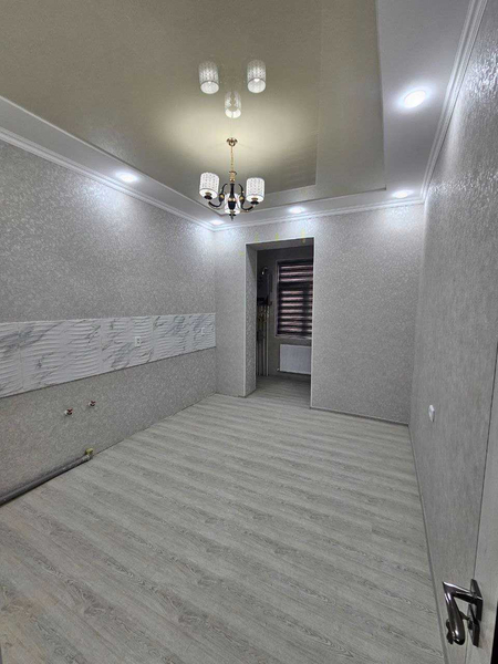 1 xonali 50m² 1-qavat uy sotiladi