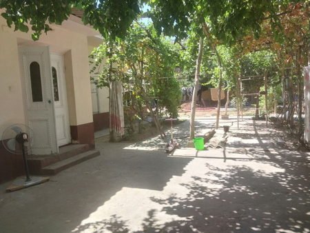 Uy sotiladi Nazarbek