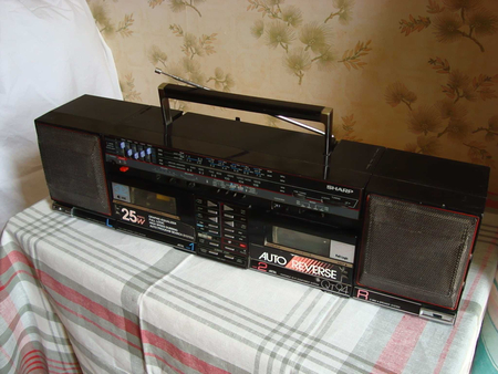 SHARP - QT 94 z(BK)  MADE IN JAPAN  1987 год.