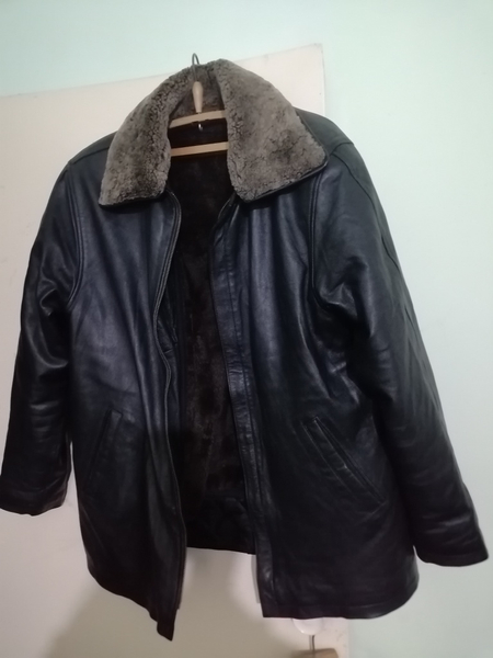 Продам кожаную дублёнку.
