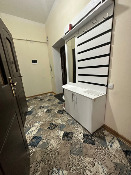 Kvartira Sentr bozor yonida Oʻtan polvon klinikasi yoni