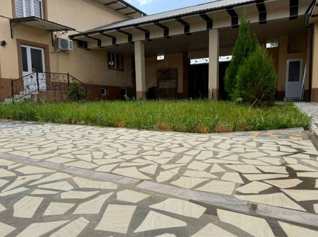 Hovli  Tashmi postidan kirganda 50 yillikda