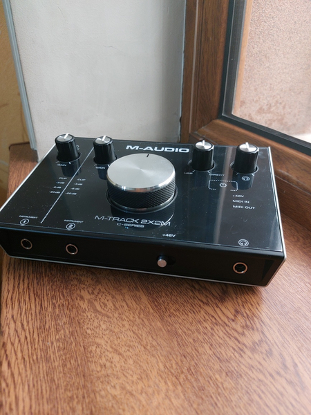 Звуковая карта M-Audio 2x2m