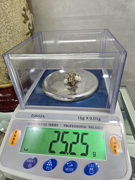 Продаётся золото комплект 585 пробы камни бриллиант и жемчуг