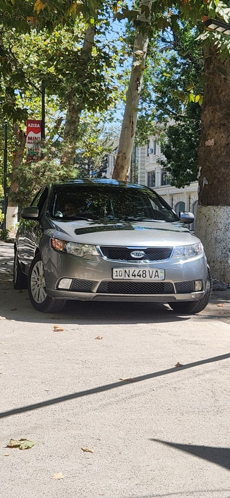 Kia forte 1.6 автомат атмосферный в идеальном состояние