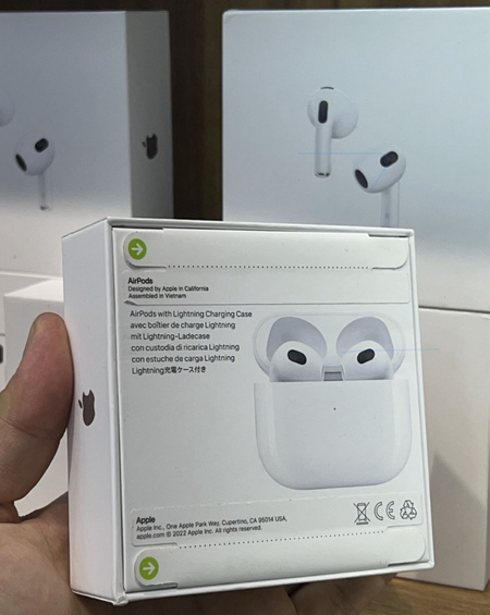AirPods 3 lux.