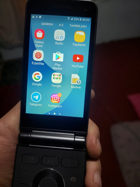 Samsung folder2  3/32 GB ham sensor ham klaviaturada ishledi