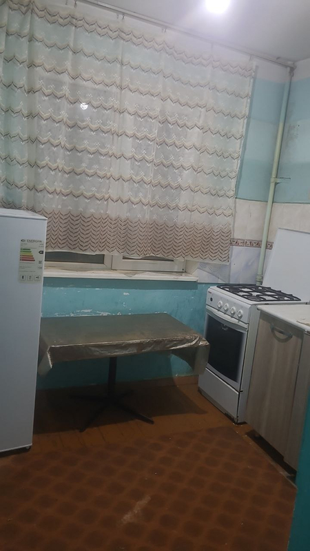 2 2xonali uy sotiladi 2 xona qilingan