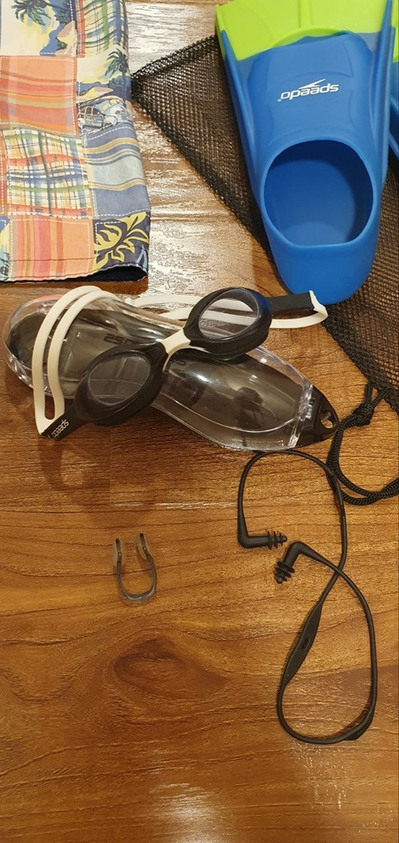В идеальном состоянии спортивные вещи для плавания ласты speedo