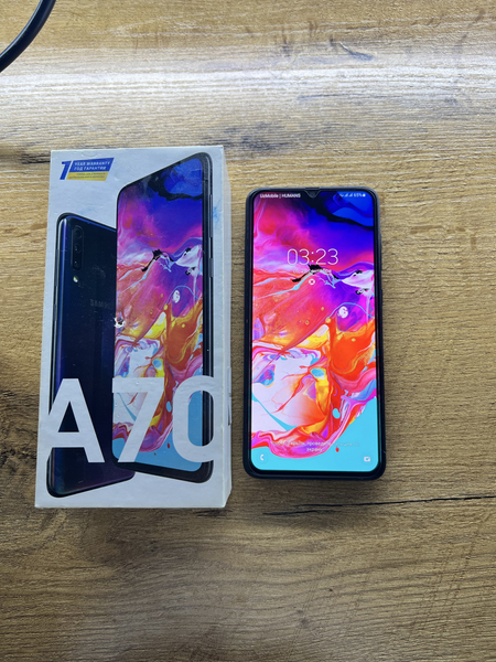 Продается Samsung Galaxy A70. 6/128
