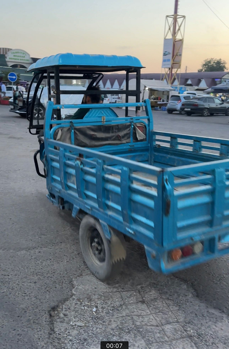 Moto,muravey yuk yashuvchi